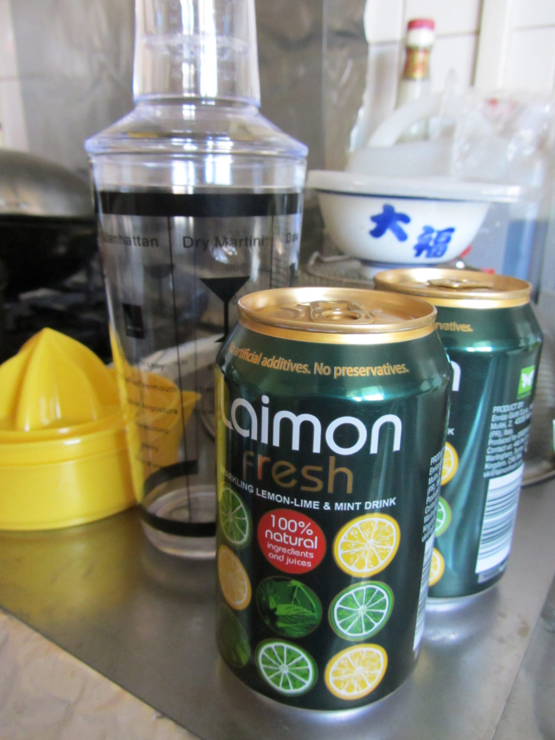 Berry blast cocktail recipe - with Laimon Fresh | the food connoisseur