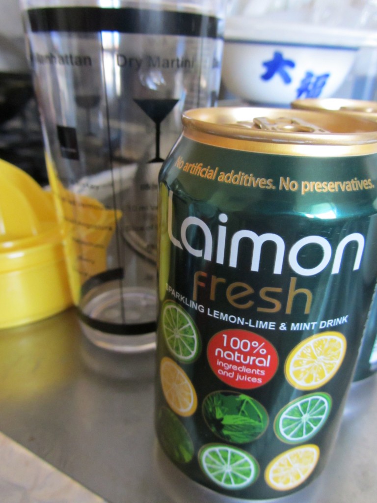 Berry blast cocktail recipe - with Laimon Fresh | the food connoisseur