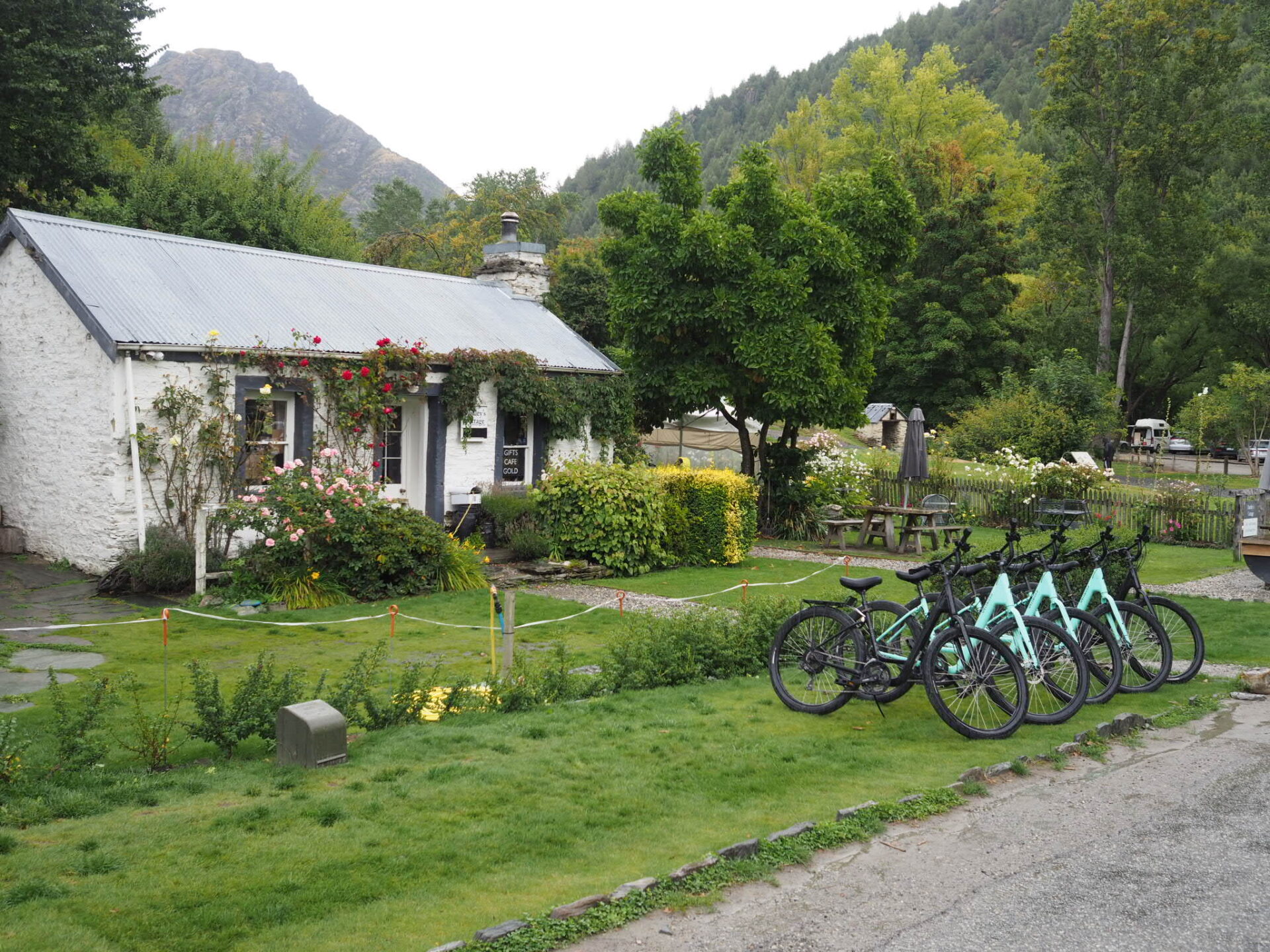 Arrowtown New Zealand Gold mining town | the food connoisseur